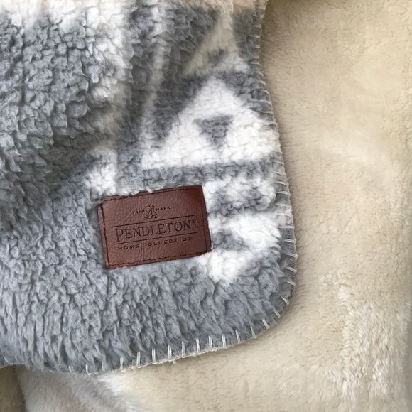 Pendleton | Bedding | Pendleton Sherpa Aztec Southwest Throw 5x70 New ...